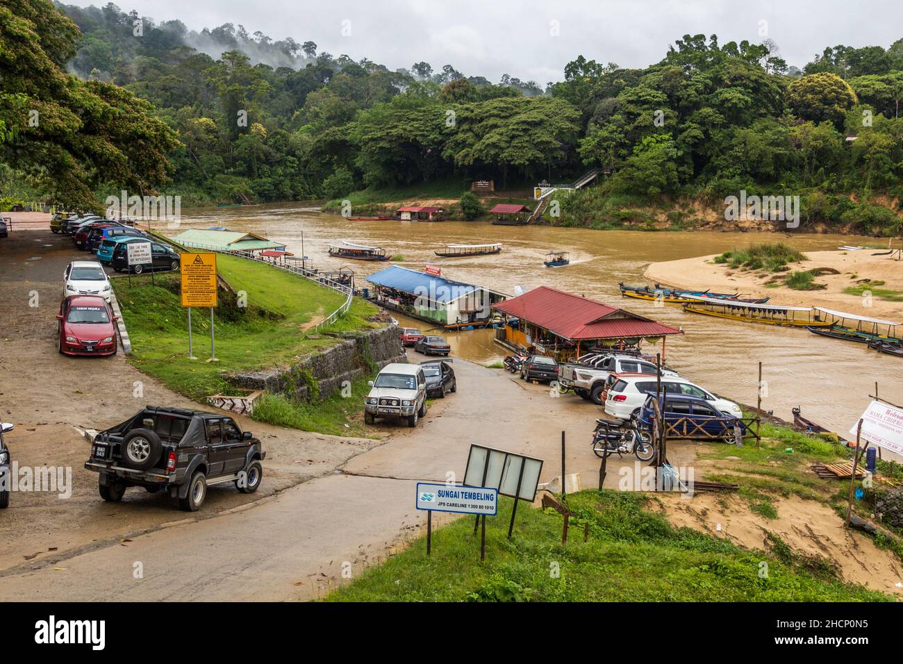 TAMAN NEGARA, MALAYSIA - MARCH 16, 2018: View of Tembeling river in ...