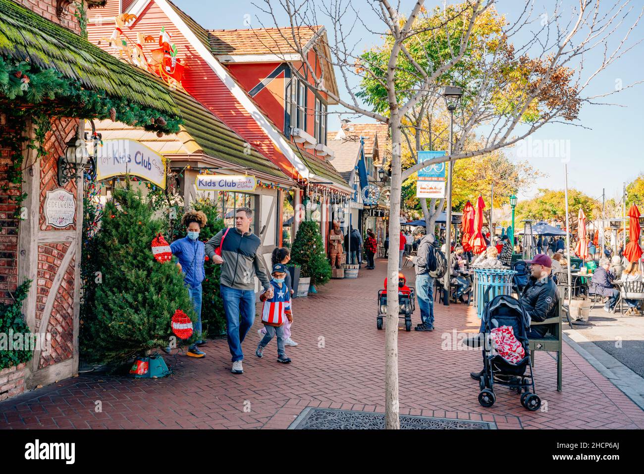 Santa barbara main street california hi-res stock photography and ...