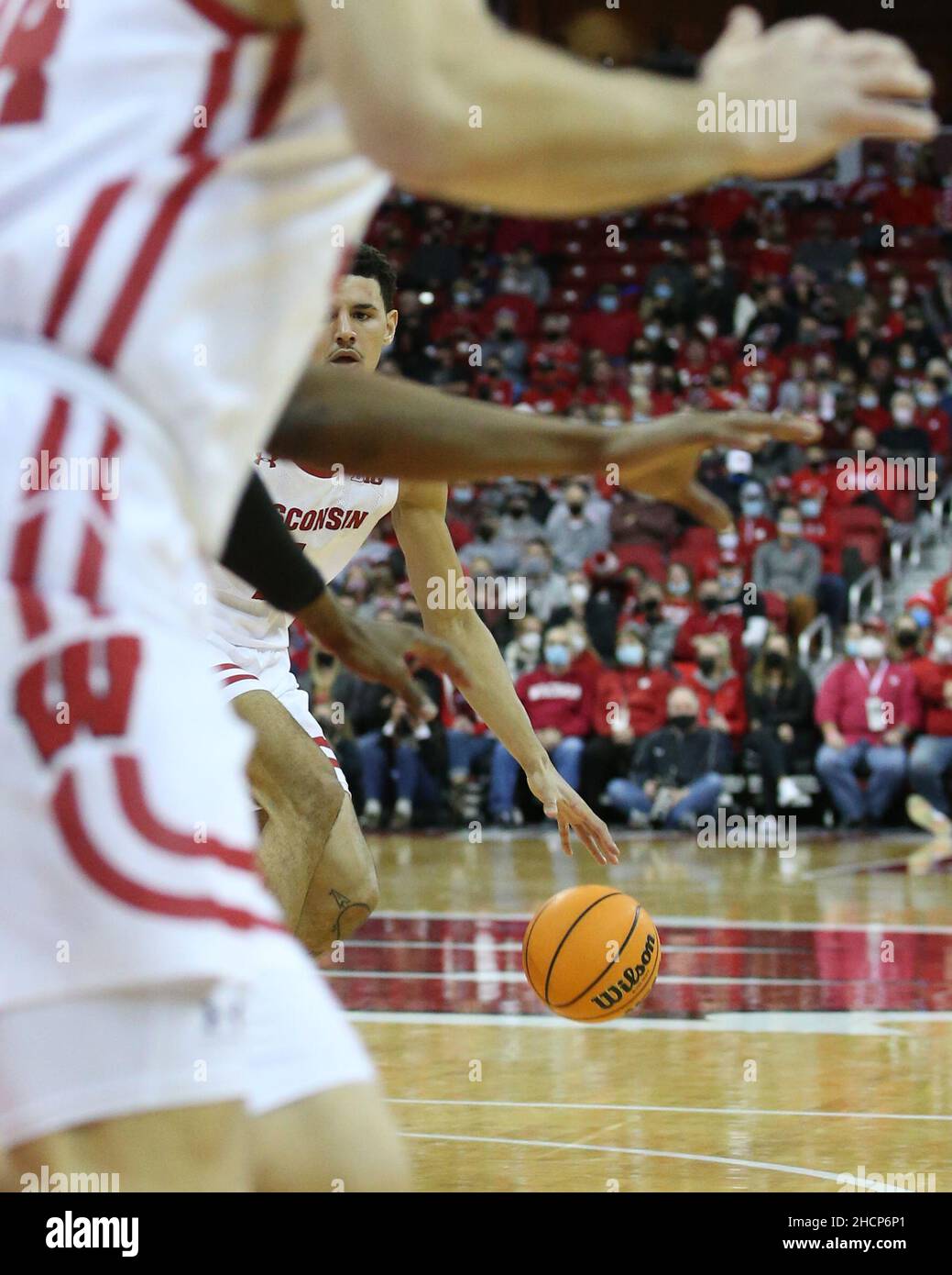 Madison, WI, USA. 29th Dec, 2021. Wisconsin Badgers guard Johnny Davis ...