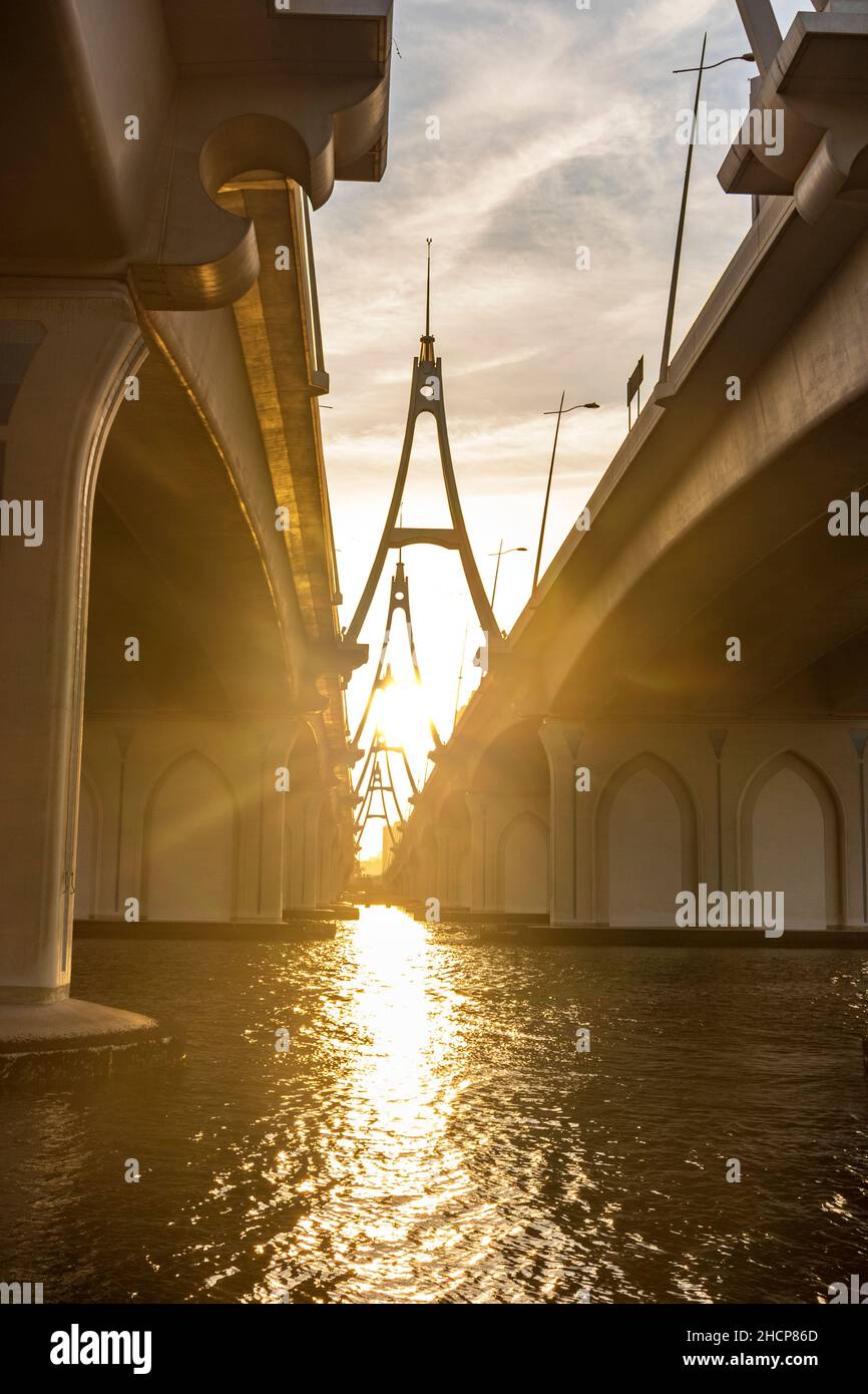 Business bay crossing hi-res stock photography and images - Alamy