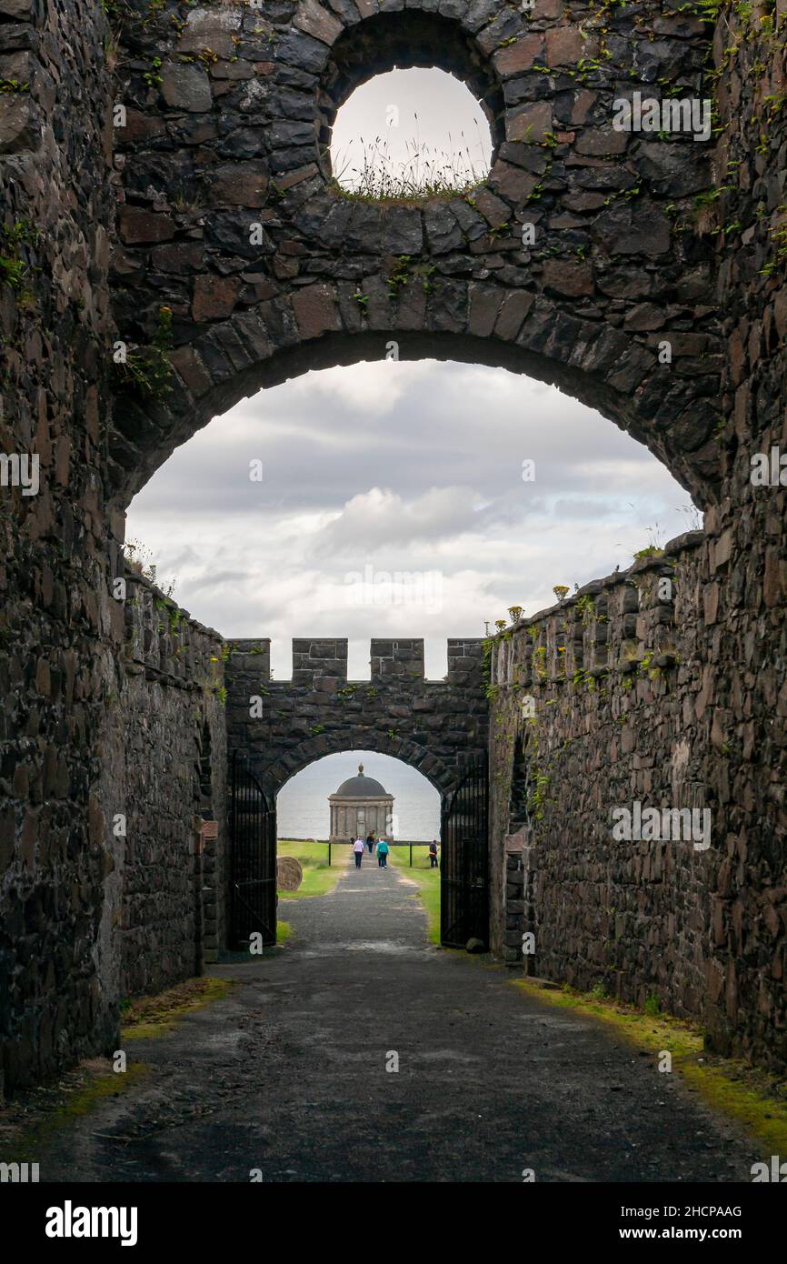 Old irish castle hi-res stock photography and images - Alamy