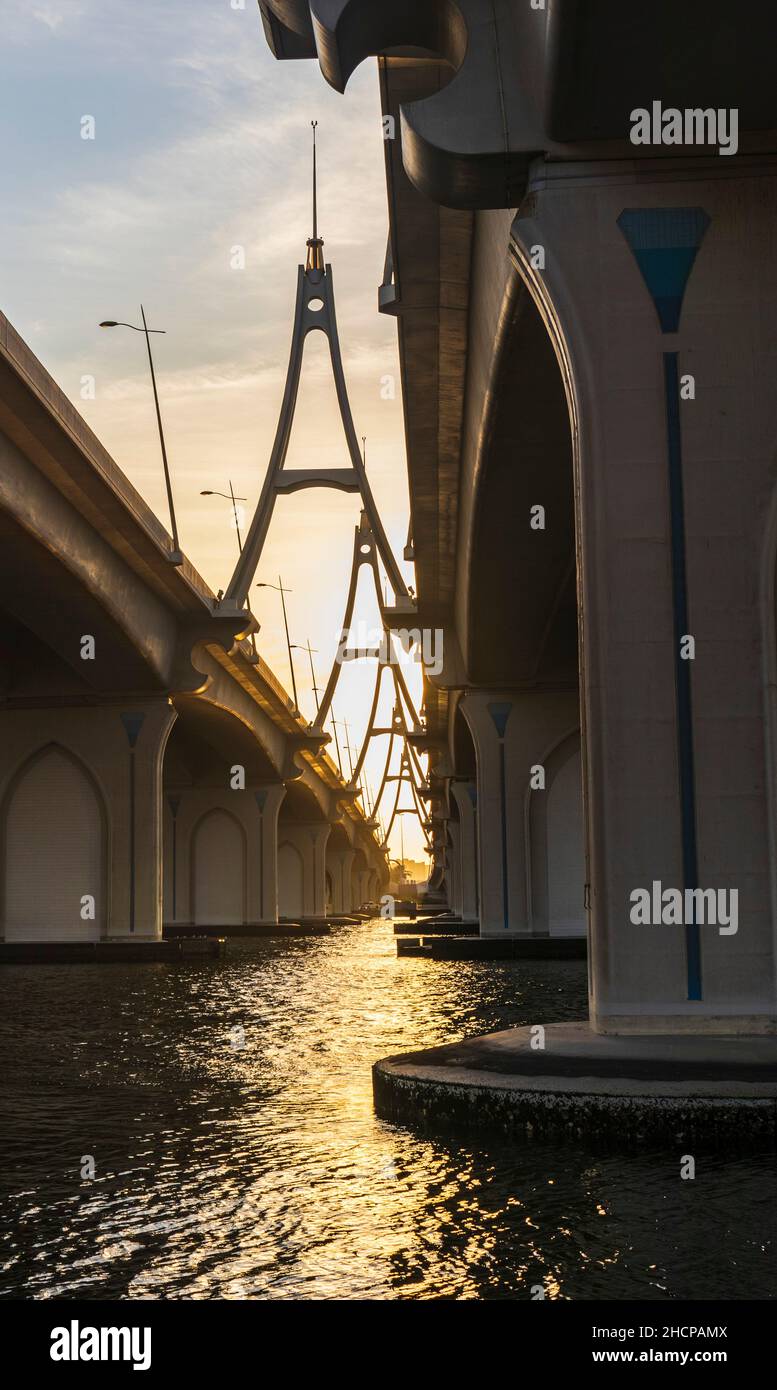 Business bay crossing dubai hi-res stock photography and images - Alamy