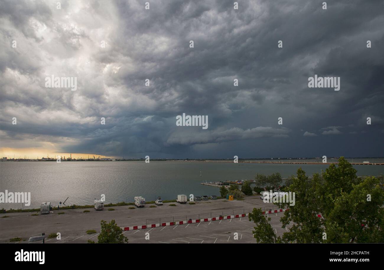 Bow Echo during a storm Stock Photo - Alamy
