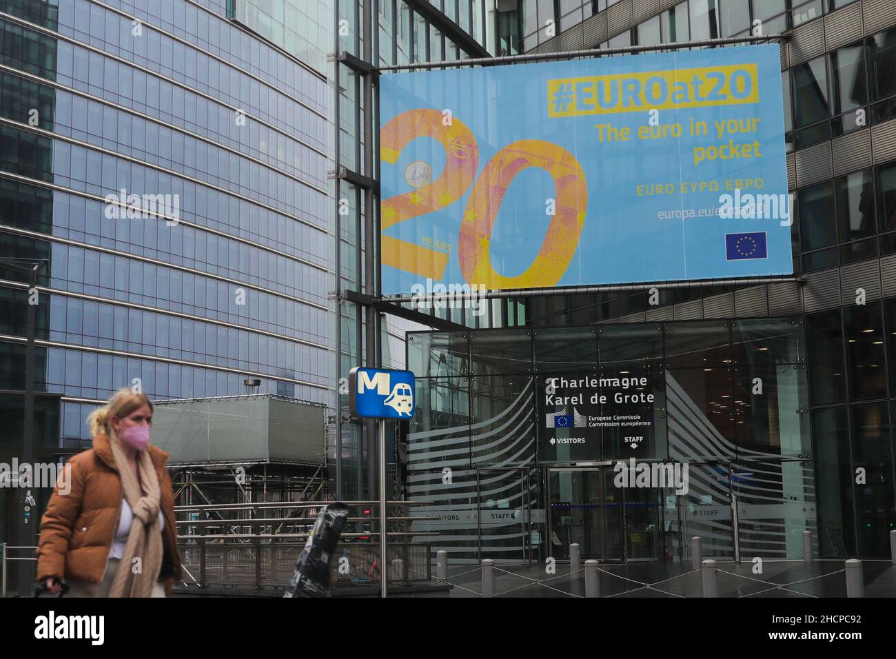 Euro in circulation 2002 hi-res stock photography and images - Alamy