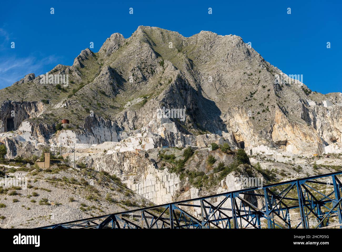 The famous marble quarries (Carrara white marble), Apuan Alps (Alpi ...