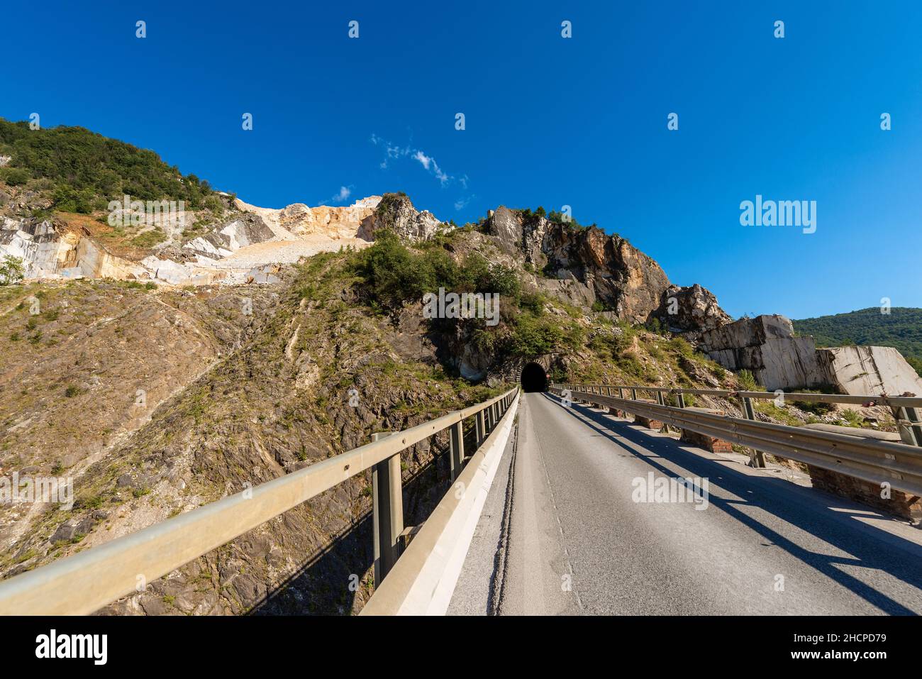 Marble quarries (Carrara white marble) in the Apuan Alps (Alpi Apuane ...