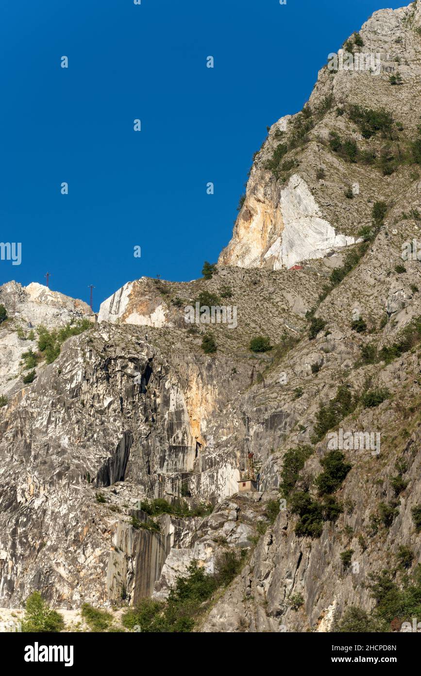 Marble quarries (Carrara white marble) in the Apuan Alps (Alpi Apuane ...