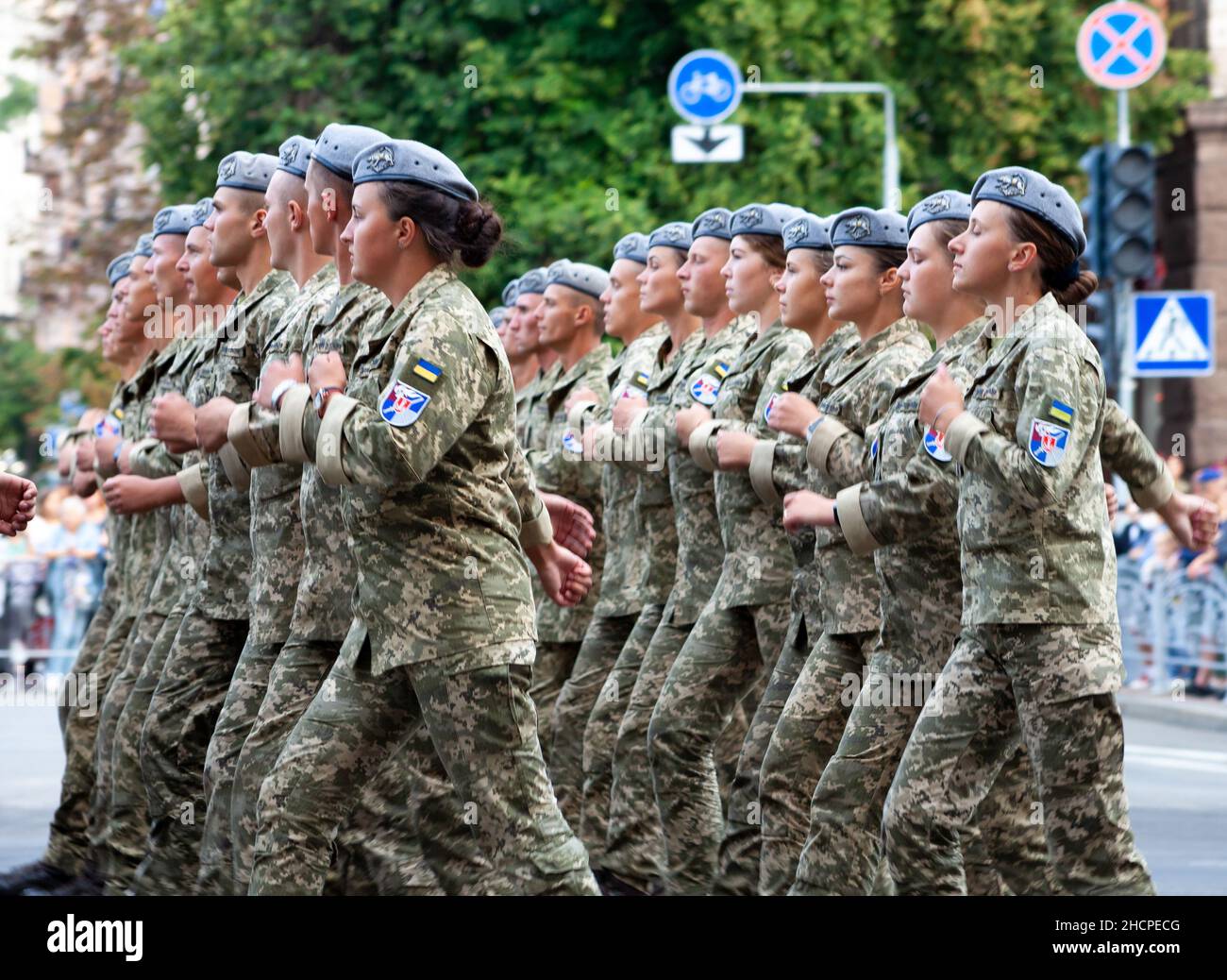 Ukraine women soldiers hi-res stock photography and images - Alamy