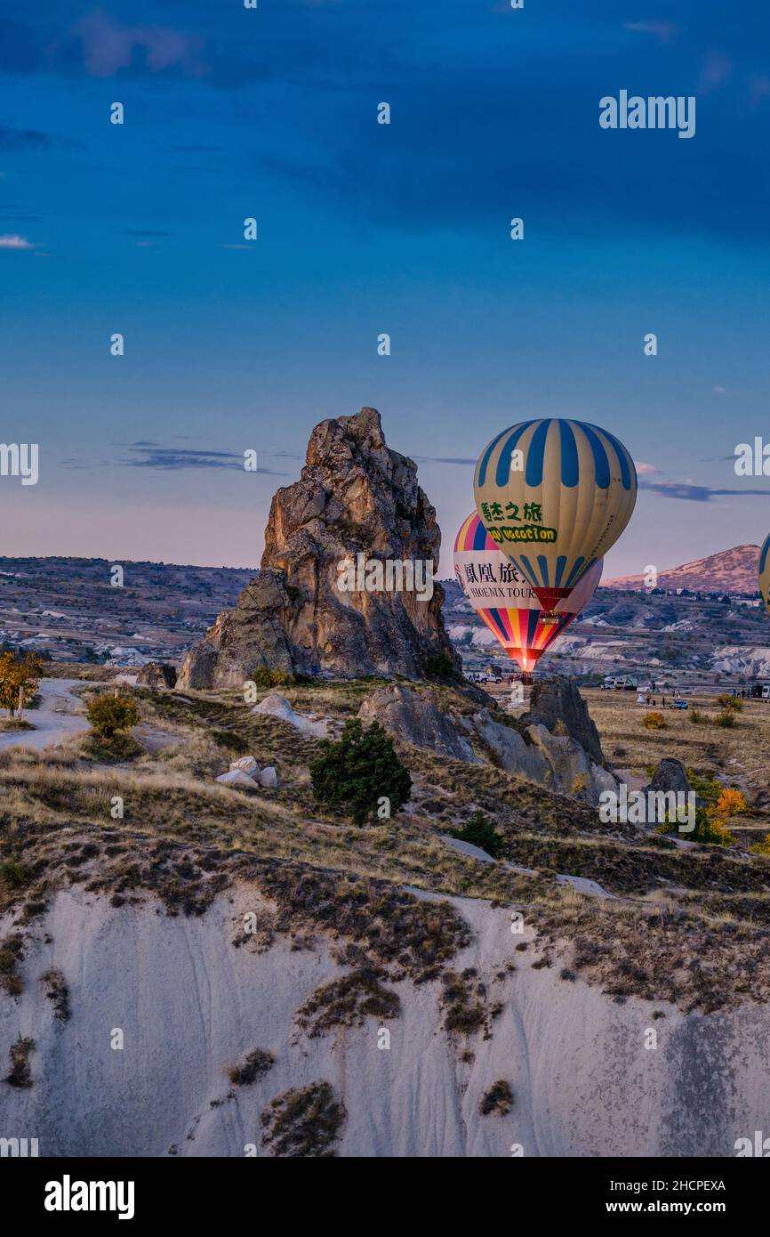 Ballon ride experience in Capadoccia, Turkey. Float Over Cappadocia's ...
