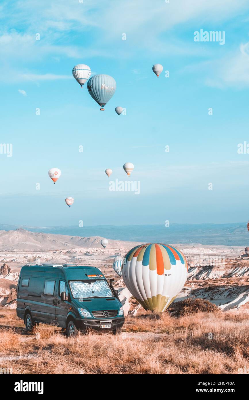 Ballon ride experience in Capadoccia, Turkey. Float Over Cappadocia's ...