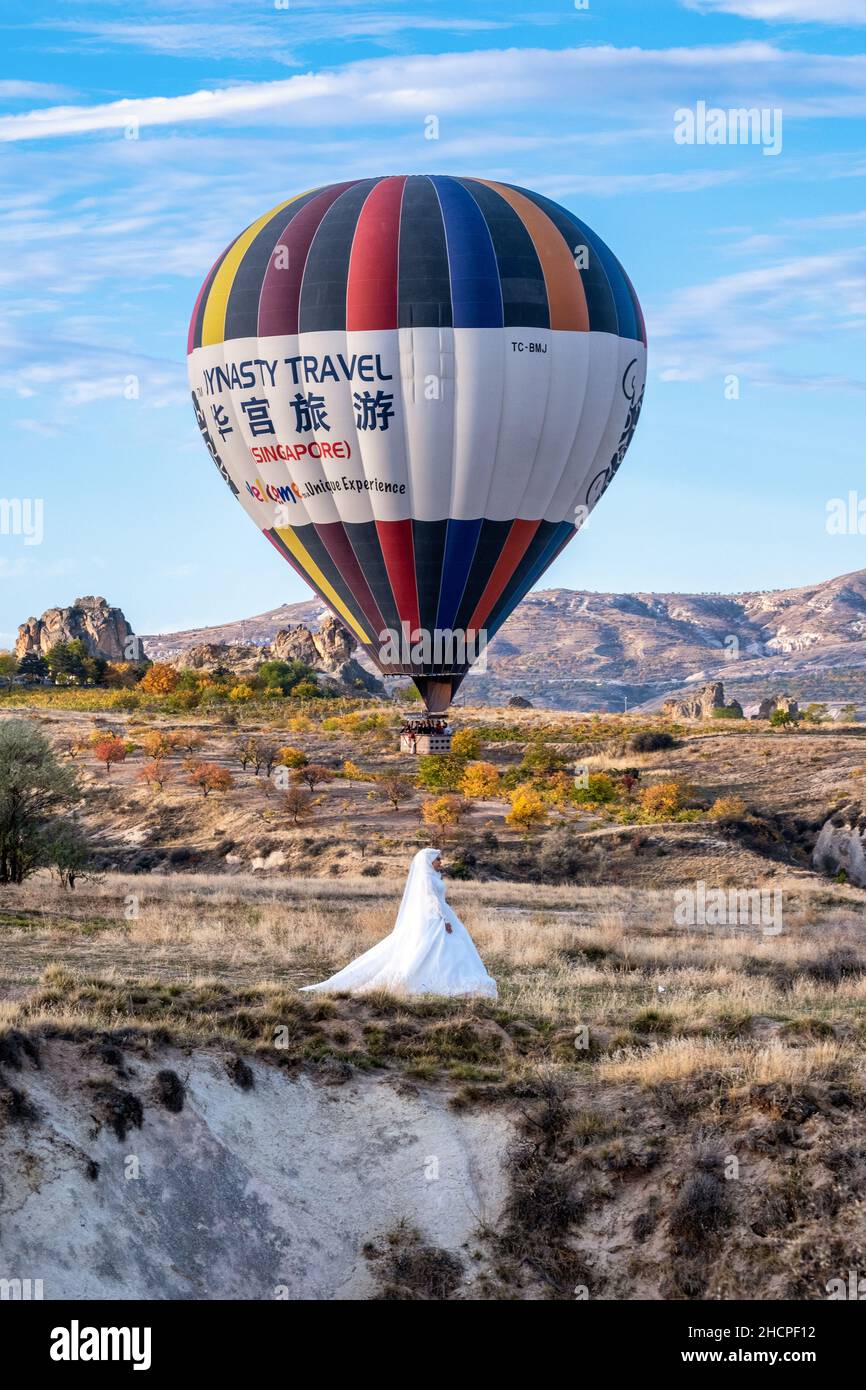 Ballon ride experience in Capadoccia, Turkey. Float Over Cappadocia's ...