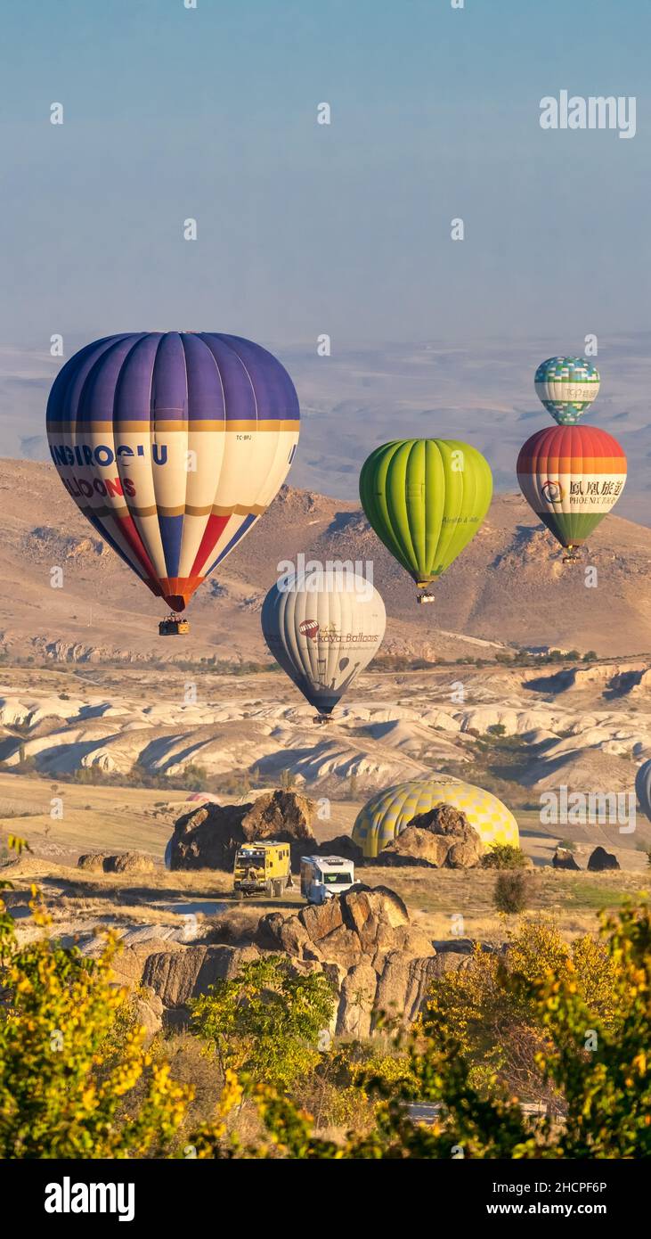 Ballon ride experience in Capadoccia, Turkey. Float Over Cappadocia's ...