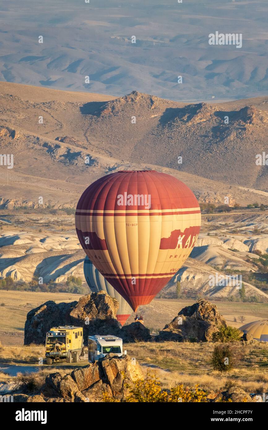 Ballon ride experience in Capadoccia, Turkey. Float Over Cappadocia's ...