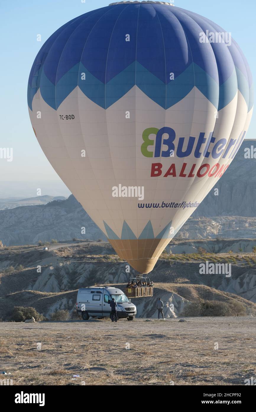 Van life with ballon ride behind in Capadoccia Stock Photo - Alamy