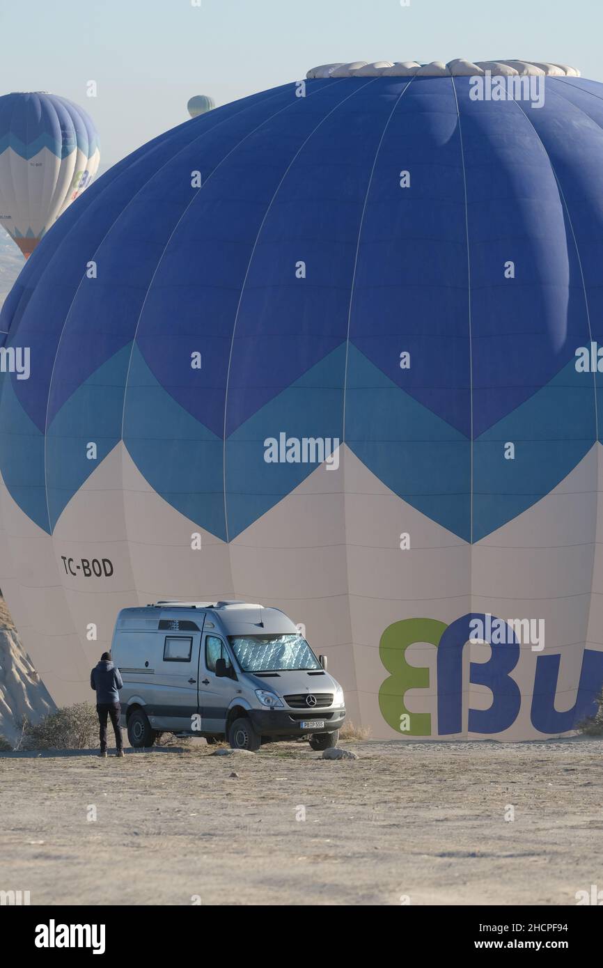 Van life with ballon ride behind in Capadoccia Stock Photo - Alamy
