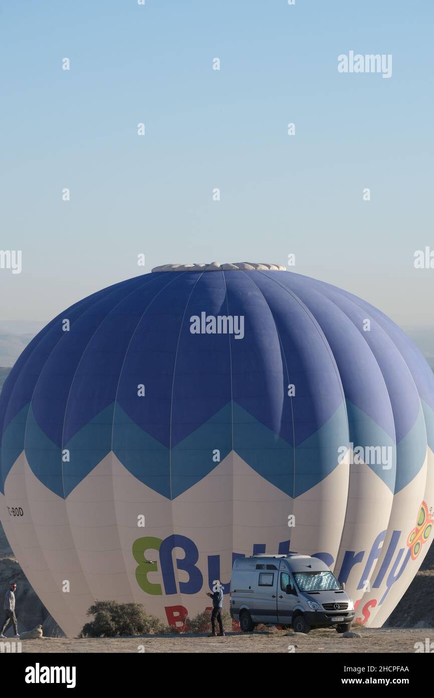 Van life with ballon ride behind in Capadoccia Stock Photo - Alamy