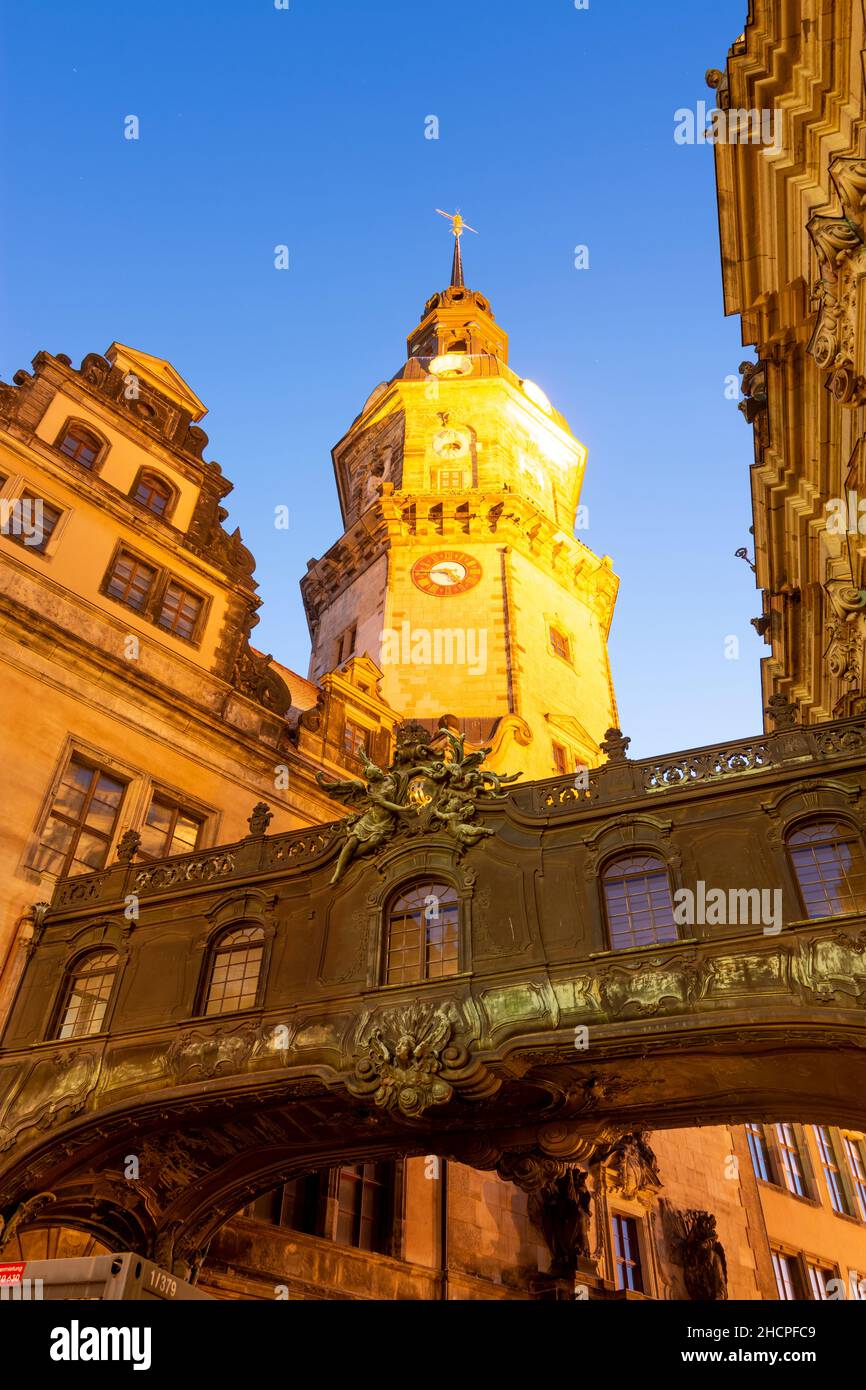 Dresden: Schloss Dresden Castle, tower Hausmannsturm, bridge to ...