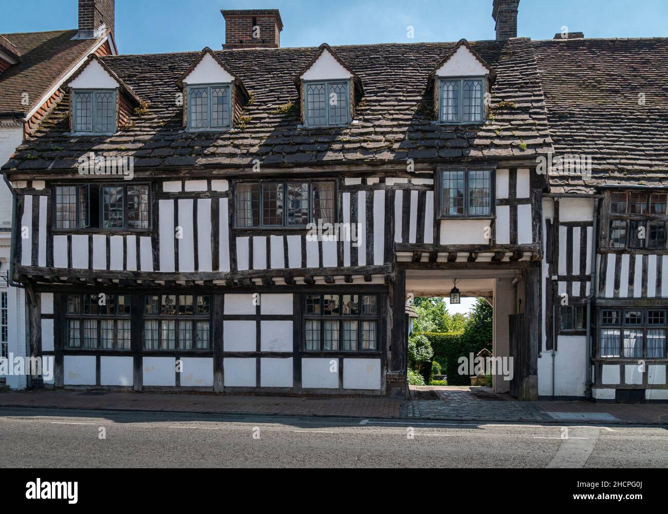 Tudor building east grinstead hi-res stock photography and images - Alamy