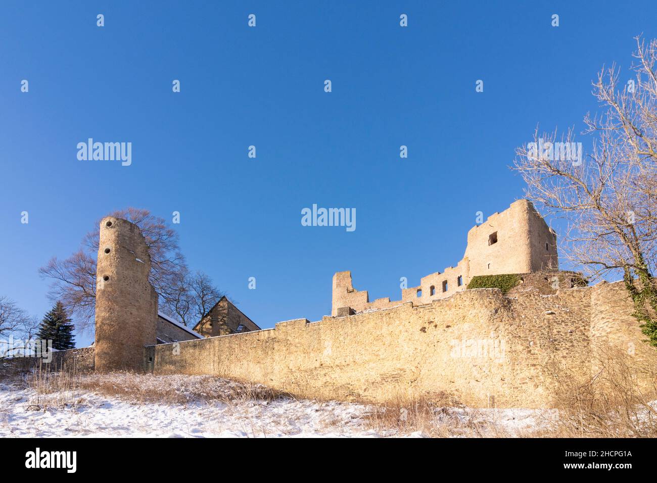 Castle frauenstein in frauenstein hi-res stock photography and images ...