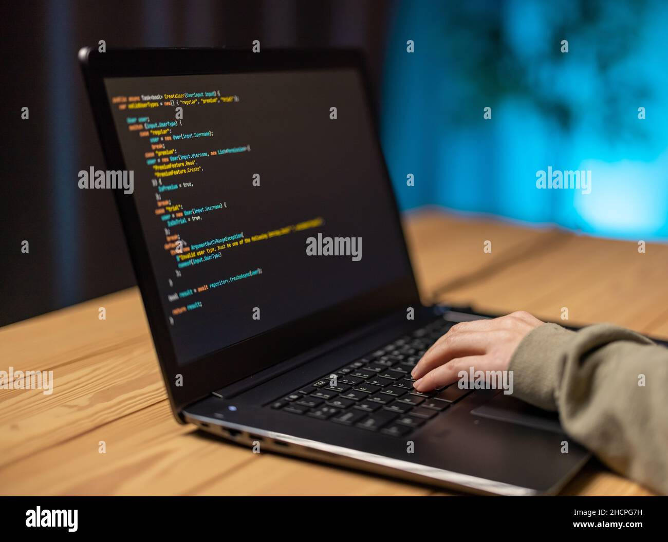 Woman coding on laptop Stock Photo - Alamy Woman coding on laptop Stock Photo - Alamy