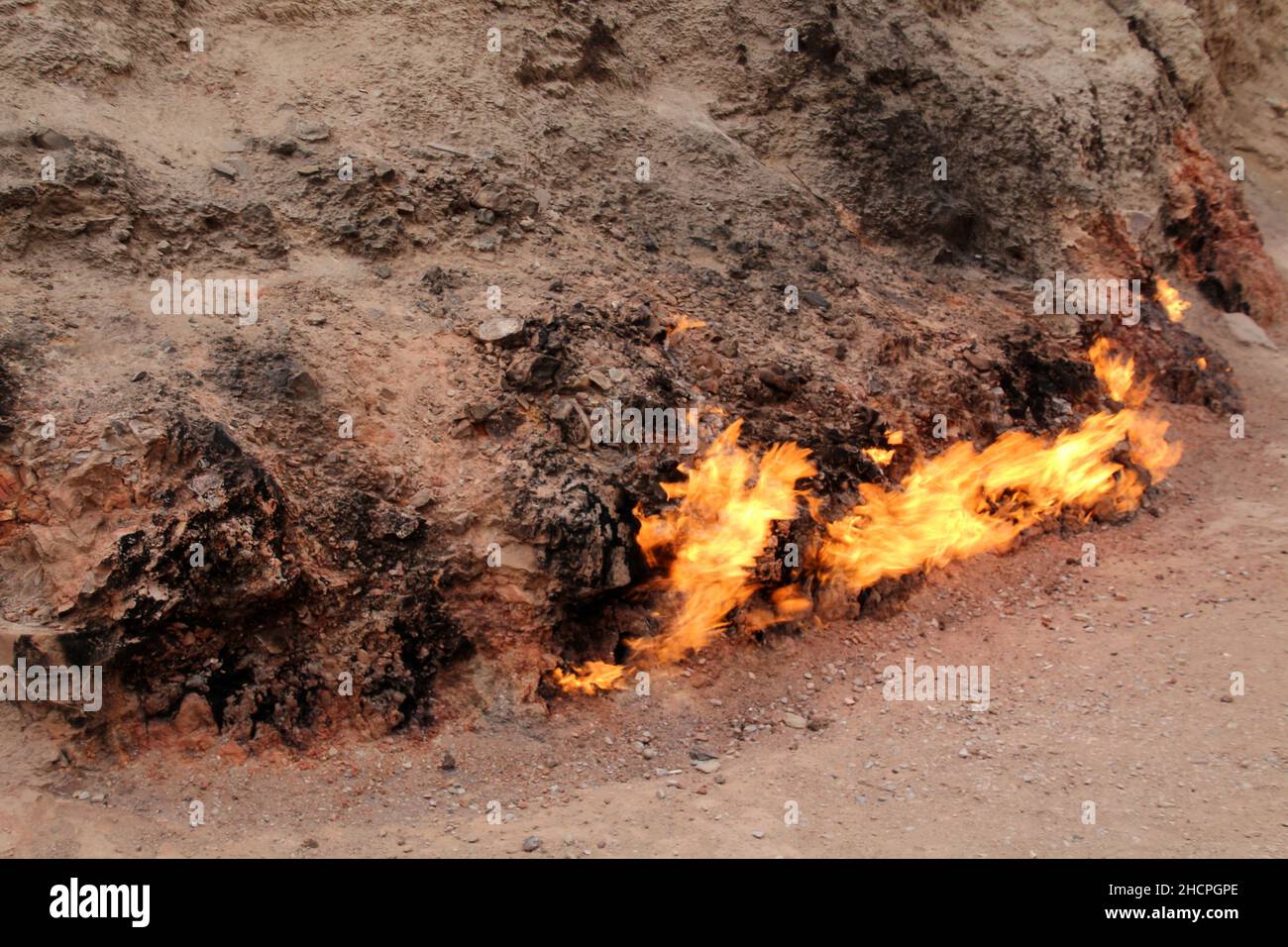 Yanar Dag-Burning Mountain, Azerbaijan Stock Photo - Alamy