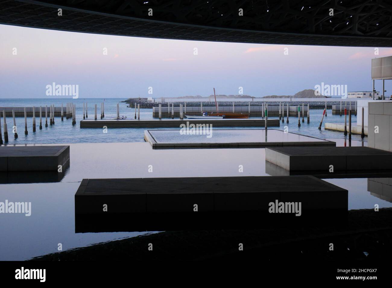 Platforms in the sea, Persian Gulf, Arabian Gulf, the Louvre Art Museum ...