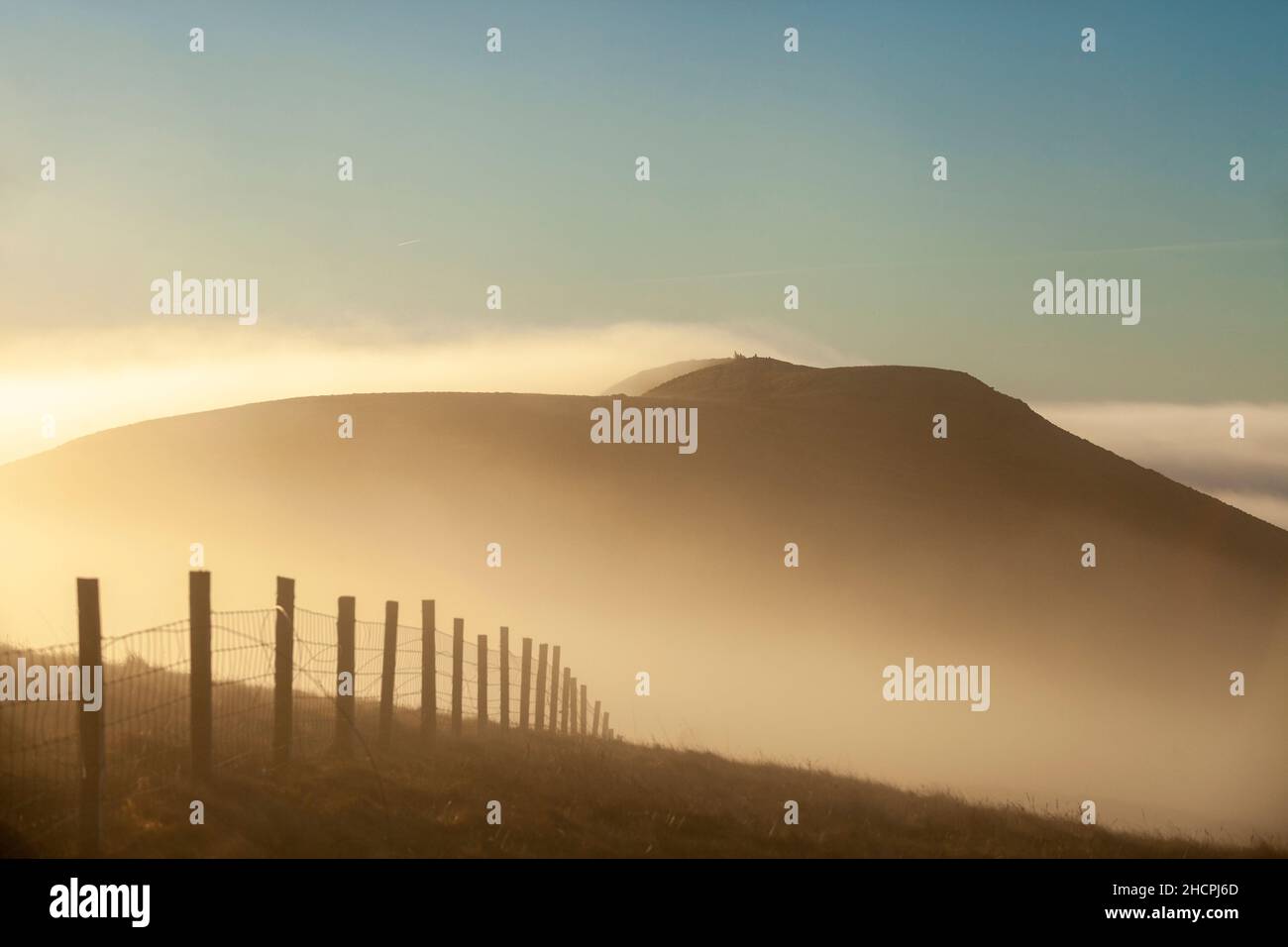 Looking back to the Law Hill from the ridge to Ben Cleuch in the Ochil Hills, Scotland Stock ...