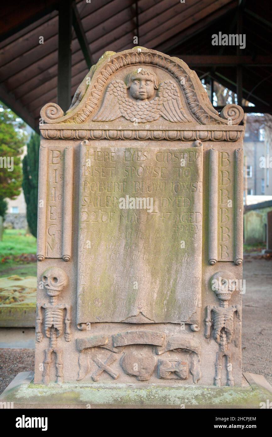 Carved skeleton on an ancient grave in Perth's Greyfriars Cemetery ...