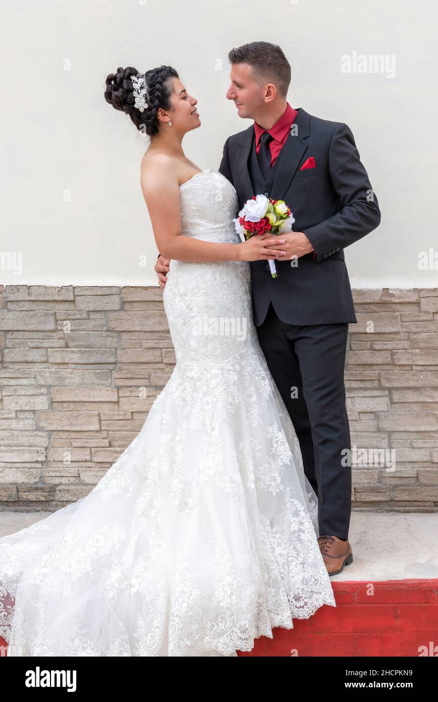 Wedding photos of a Latin American (Cuban) couple Stock Photo - Alamy
