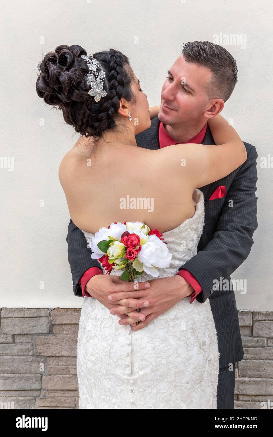 Wedding photos of a Latin American (Cuban) couple Stock Photo - Alamy