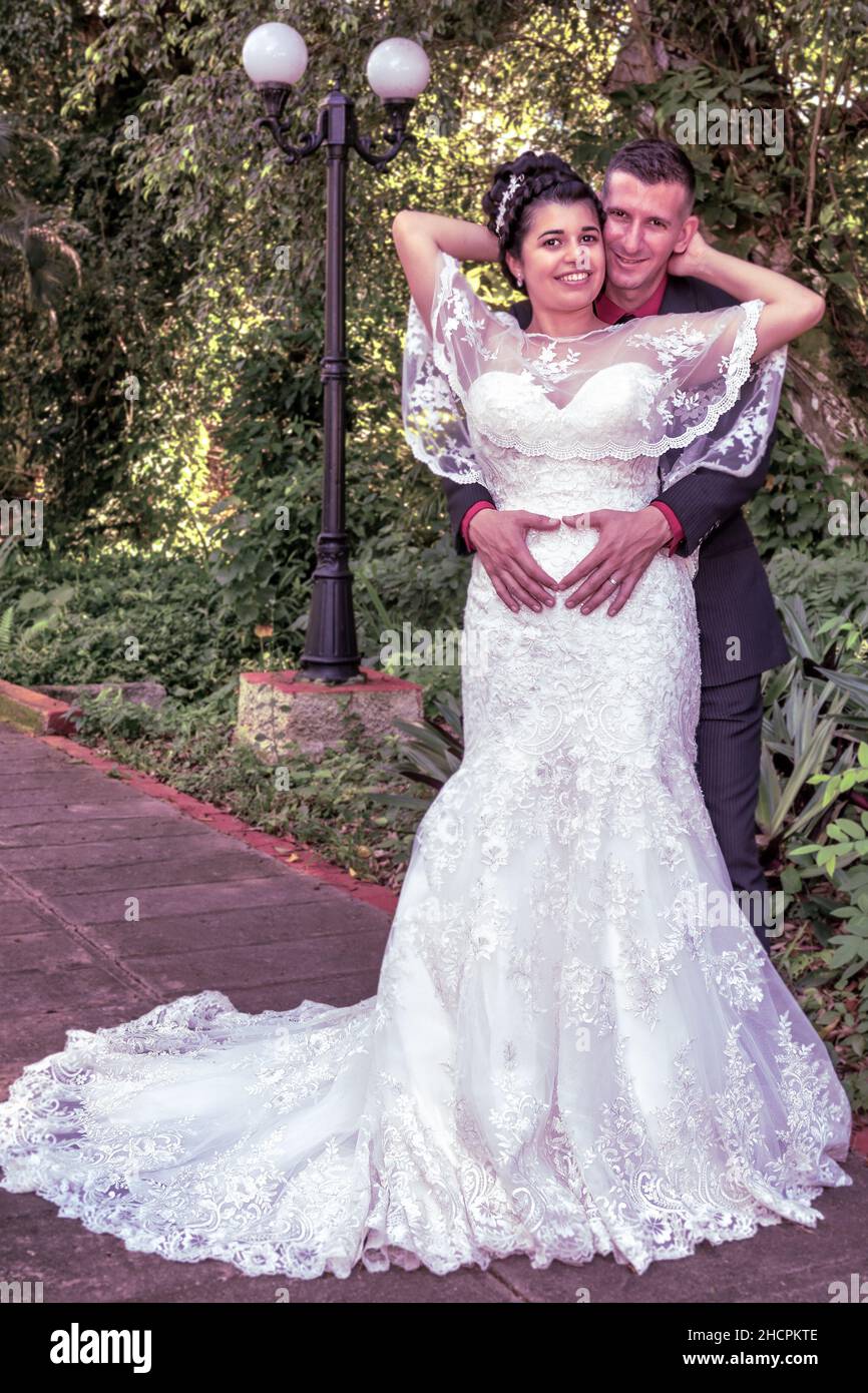 Wedding photos of a Latin American (Cuban) couple Stock Photo - Alamy