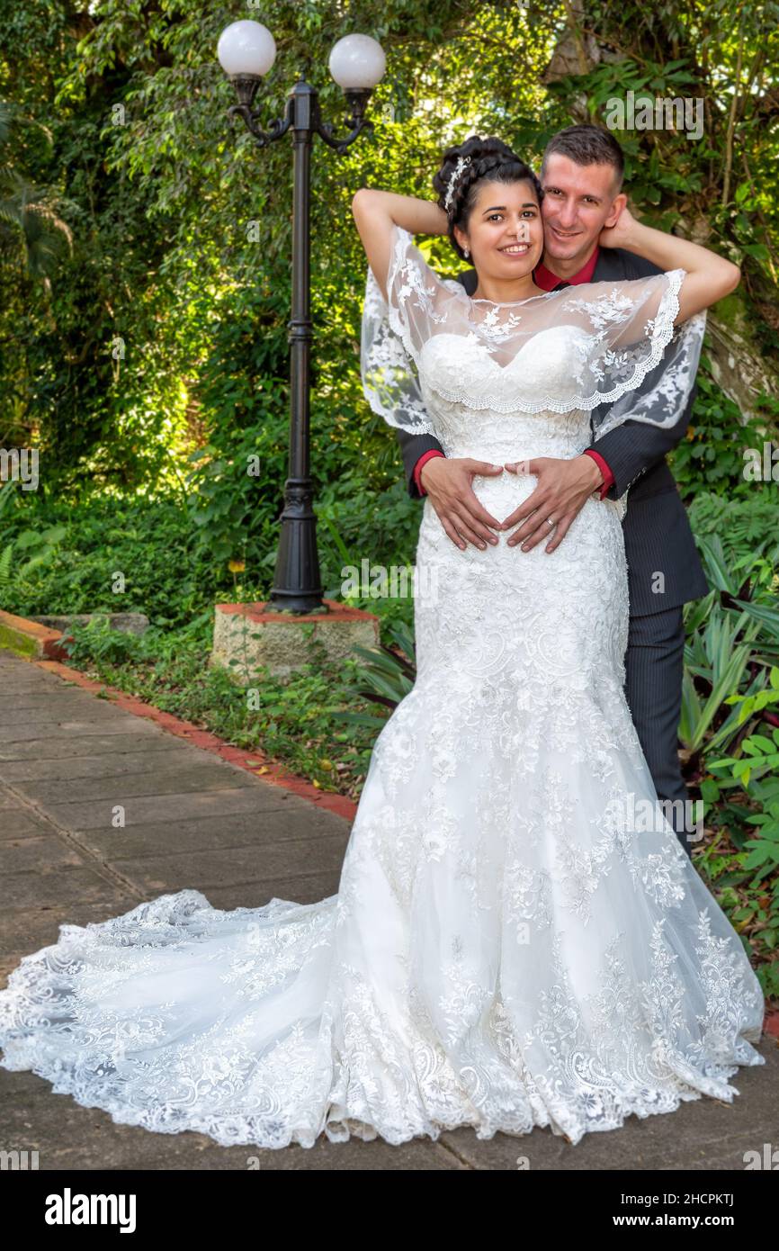 Wedding photos of a Latin American (Cuban) couple Stock Photo - Alamy