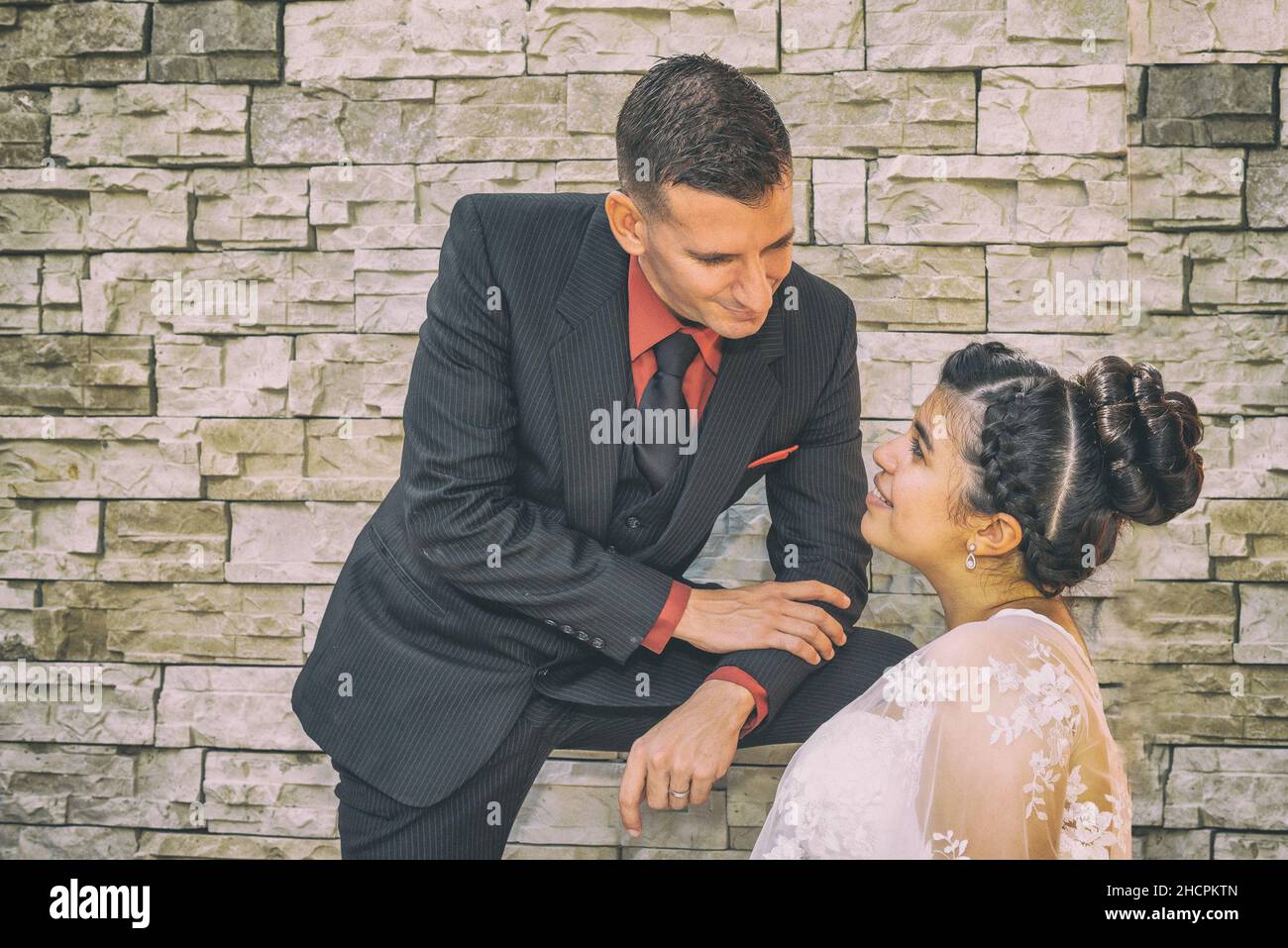 Wedding photos of a Latin American (Cuban) couple Stock Photo - Alamy