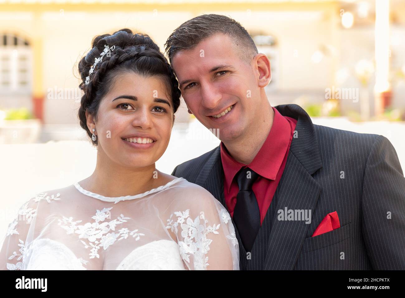 Wedding photos of a Latin American (Cuban) couple Stock Photo - Alamy