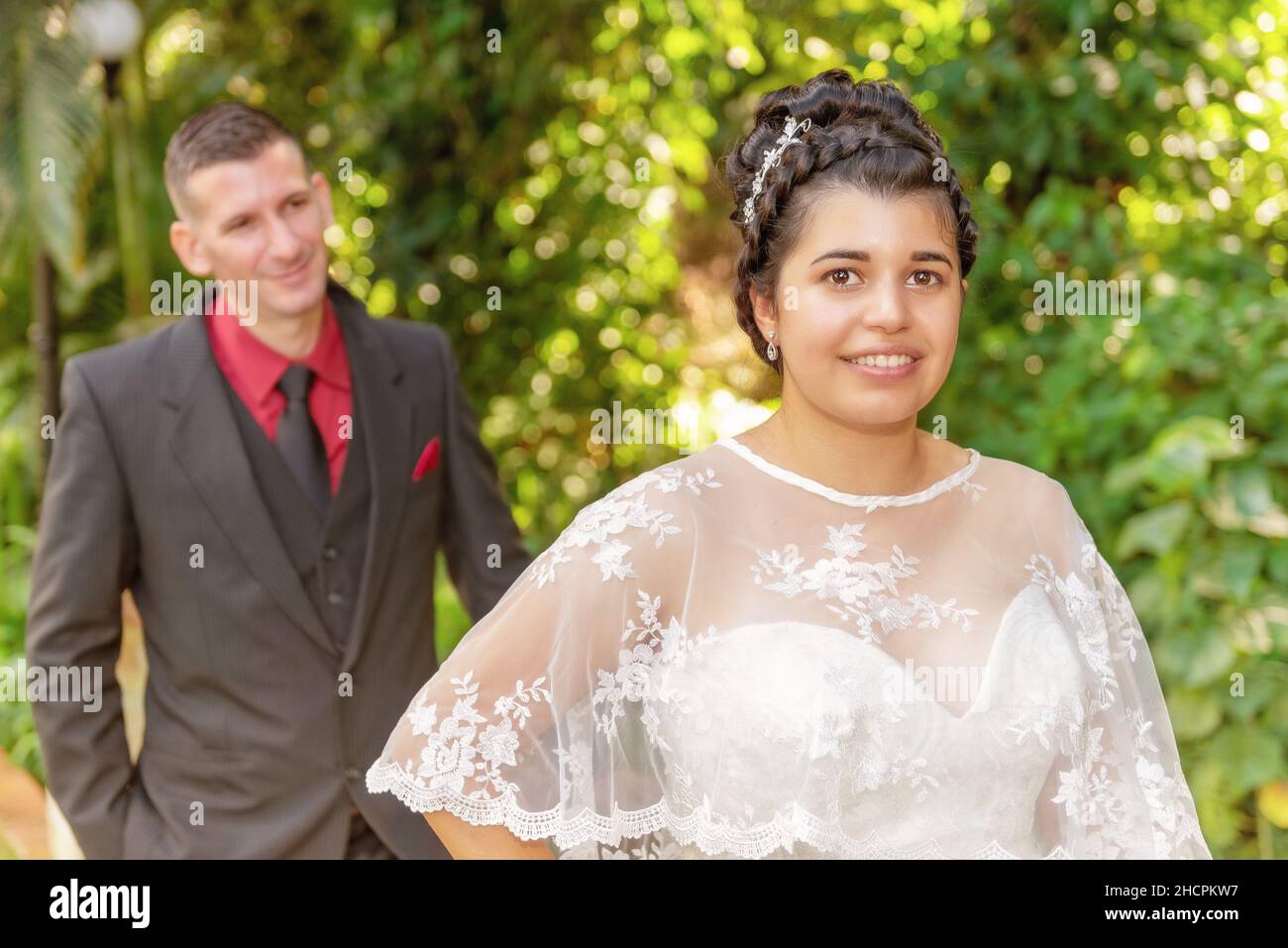 Wedding photos of a Latin American (Cuban) couple Stock Photo - Alamy