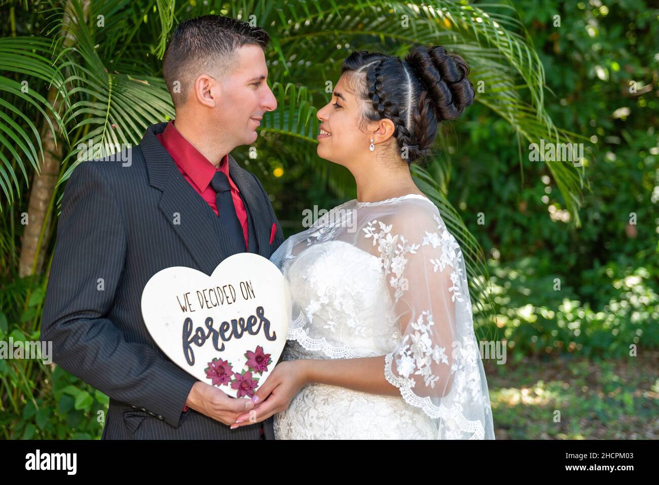 Wedding photos of a Latin American (Cuban) couple Stock Photo - Alamy