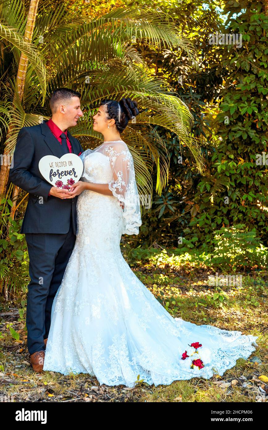 Wedding photos of a Latin American (Cuban) couple Stock Photo - Alamy