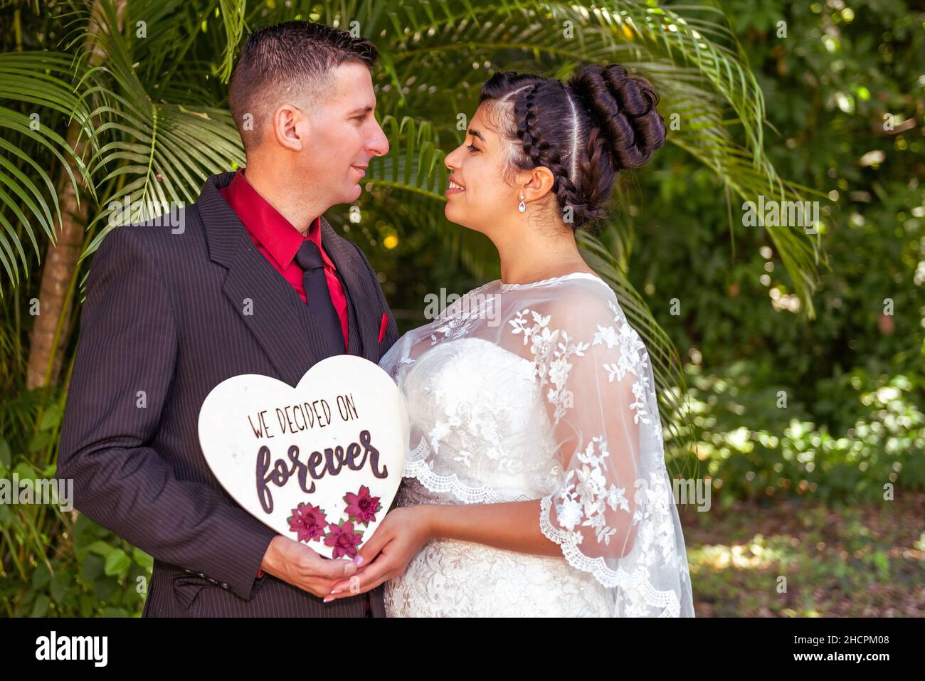 Wedding photos of a Latin American (Cuban) couple Stock Photo - Alamy