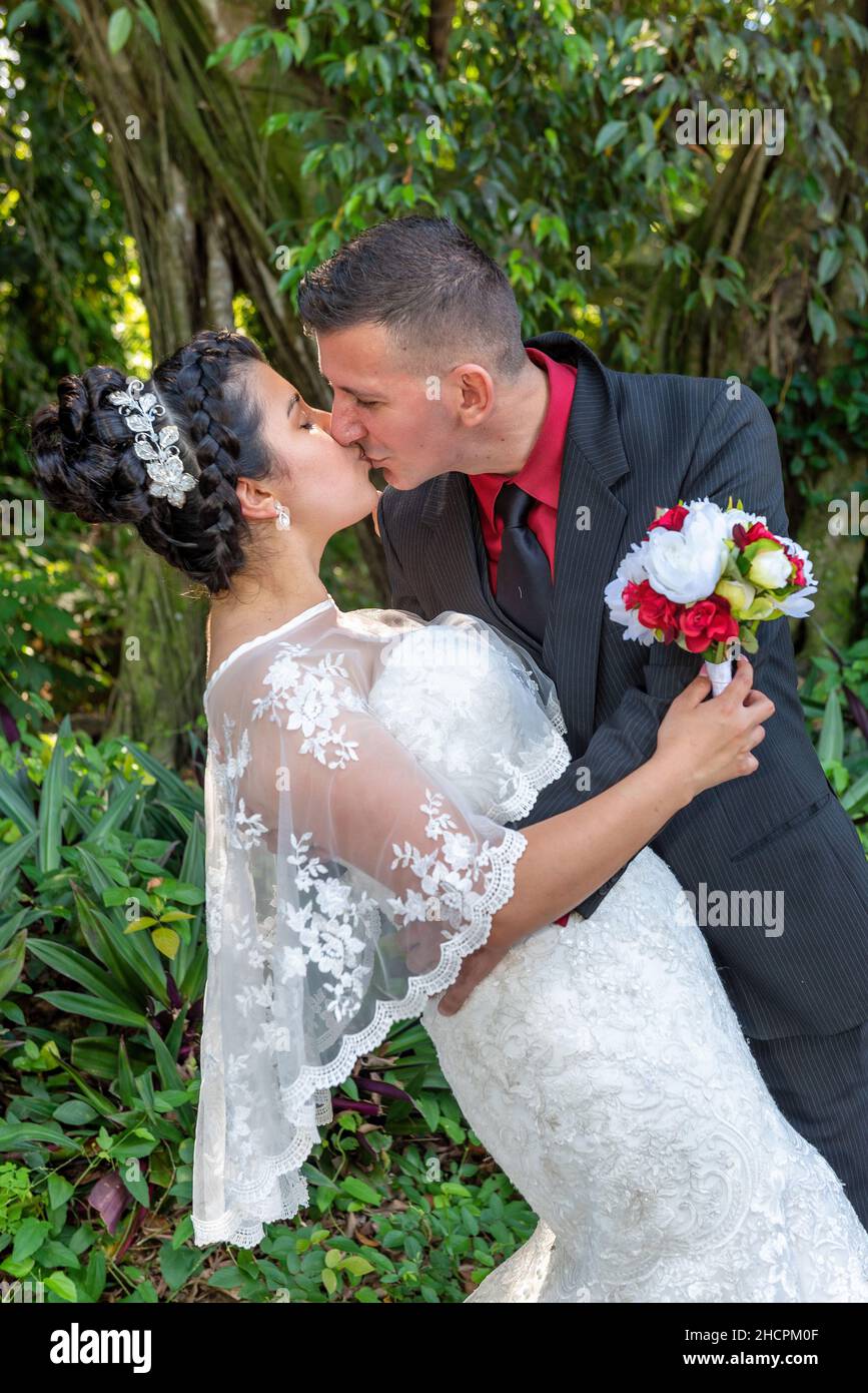 Wedding photos of a Latin American (Cuban) couple Stock Photo - Alamy