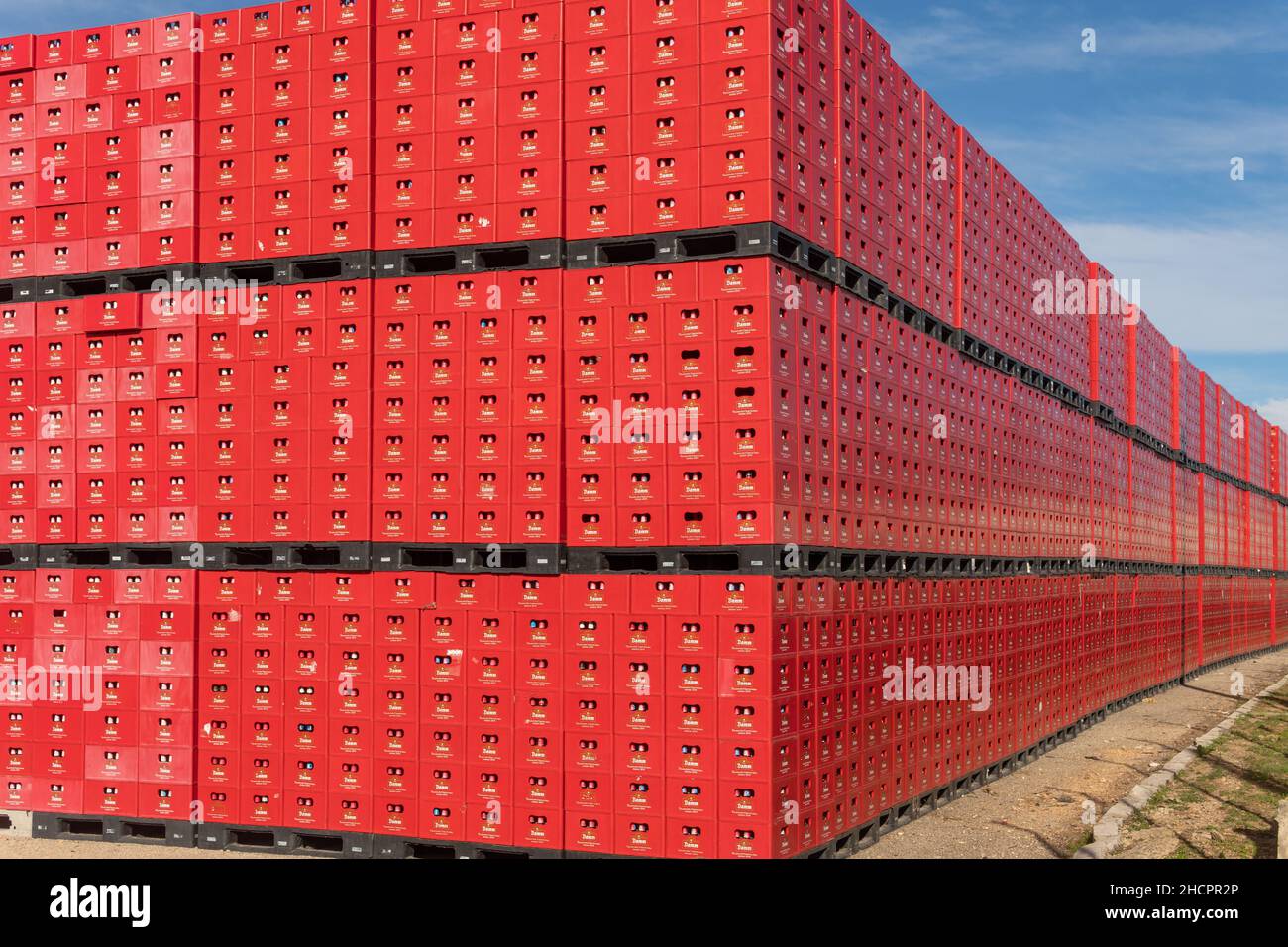 Estrella damm hi-res stock photography and images - Alamy