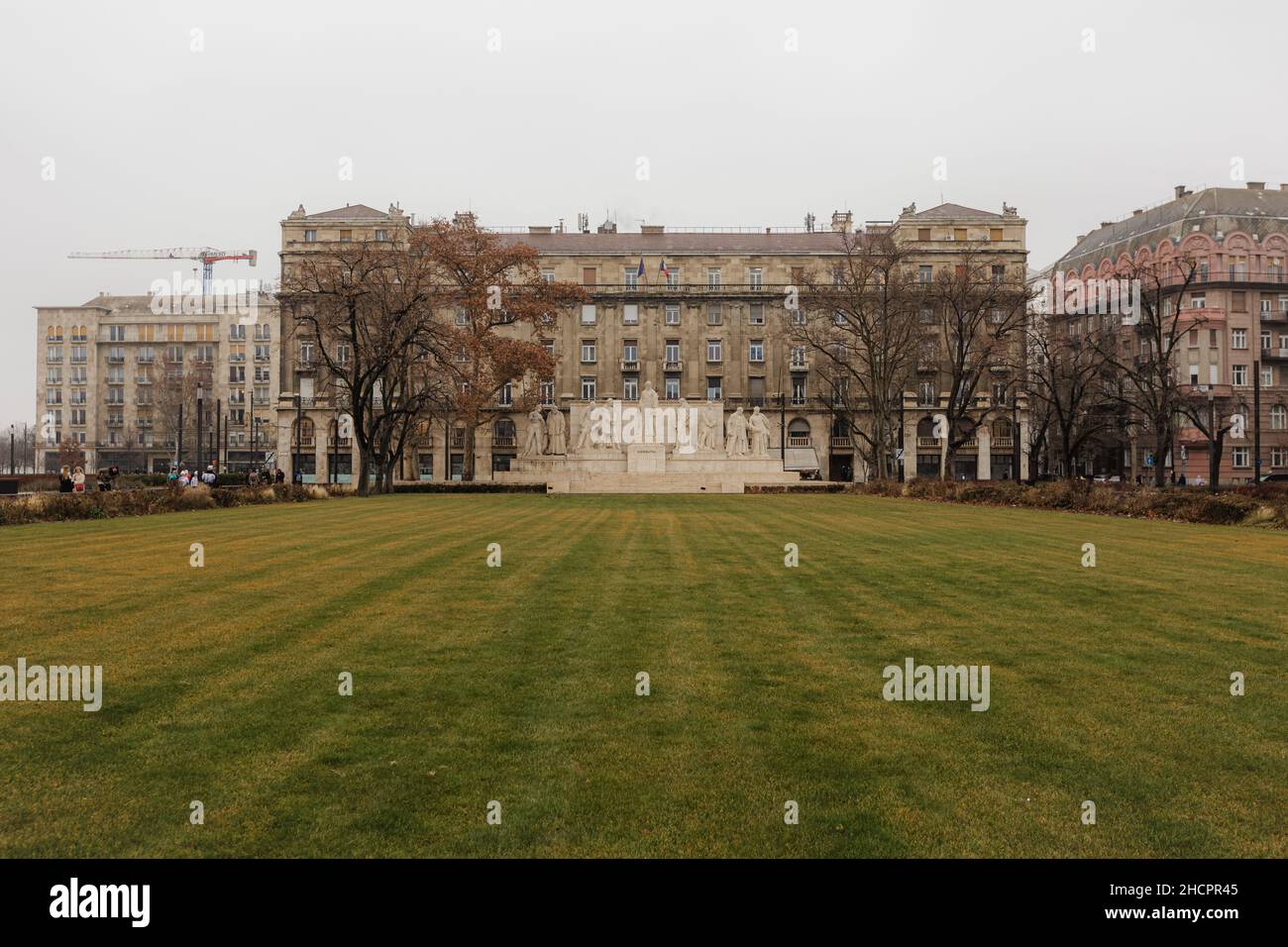 Kossuth square dark hi-res stock photography and images - Alamy