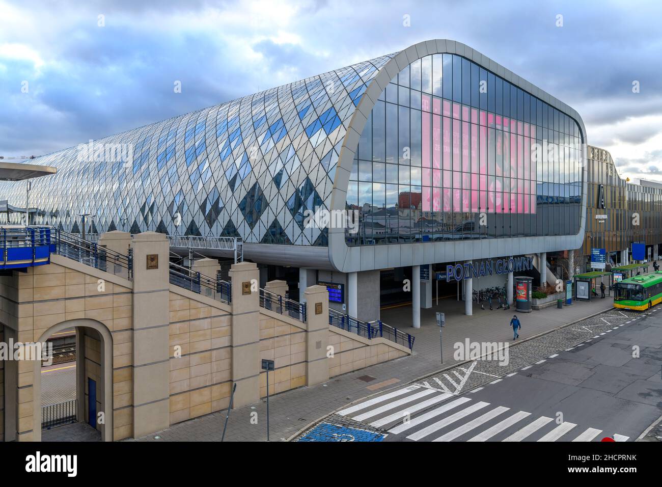 Poznań Główny - the main station in Poznan, Poland. The dramatic new ...