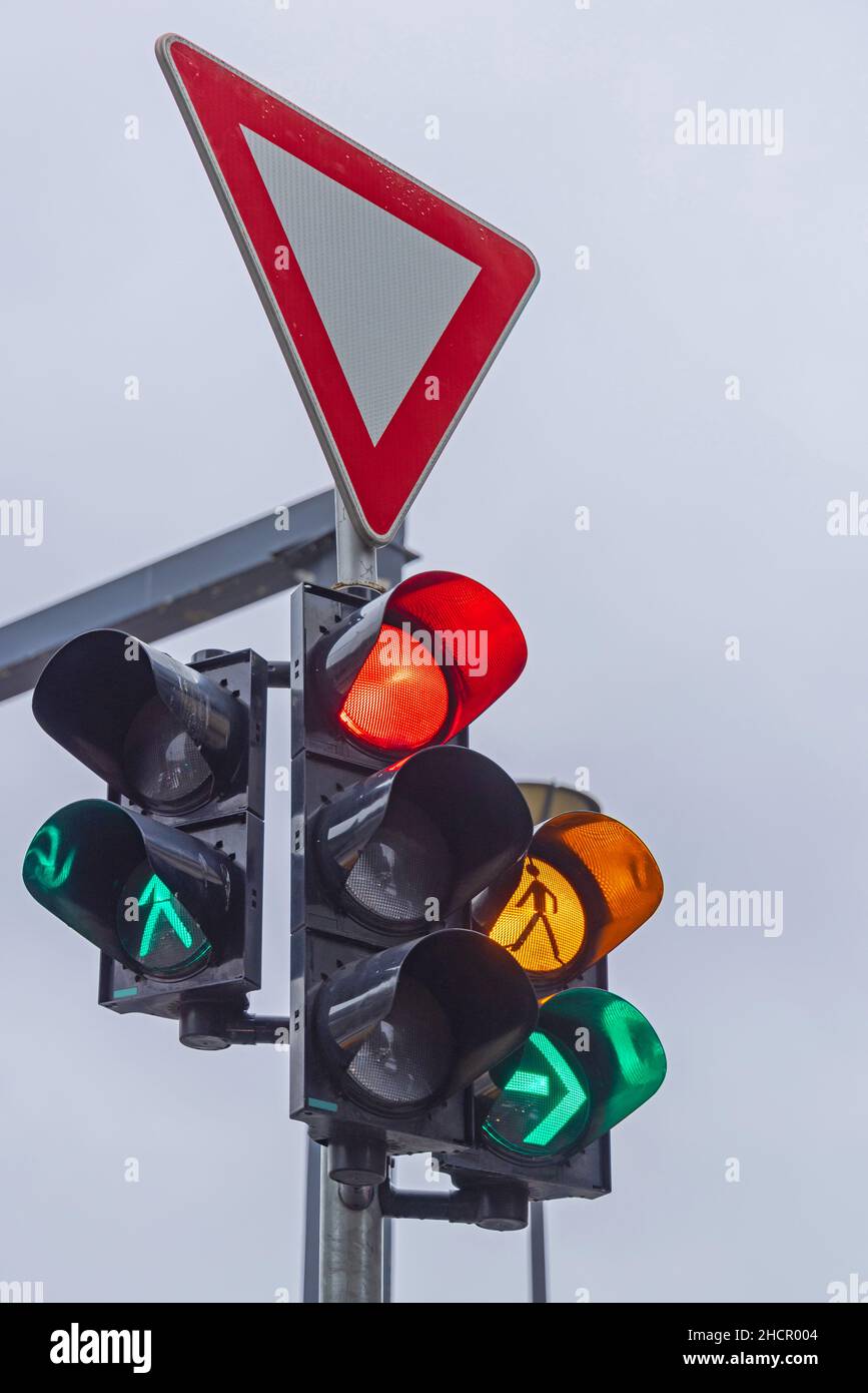 Red for Cars Green for Pedestrians Right Turn Arrow Traffic Light ...