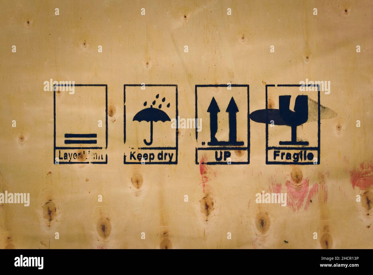 International handling symbols hi-res stock photography and images - Alamy