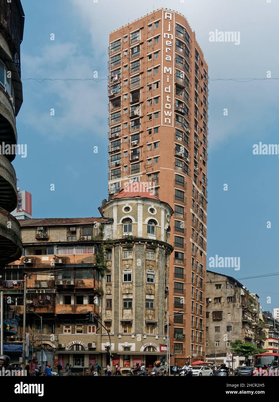 12 25 2021 Newly constructed Highrise building at Vintage at Gold Mohur ...