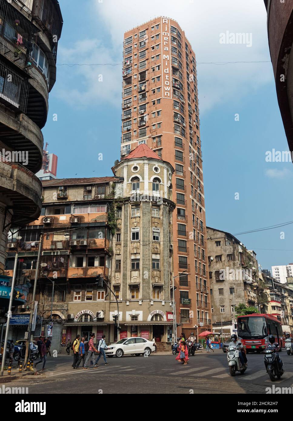 12 25 2021 Newly constructed Highrise building at Vintage at Gold Mohur ...