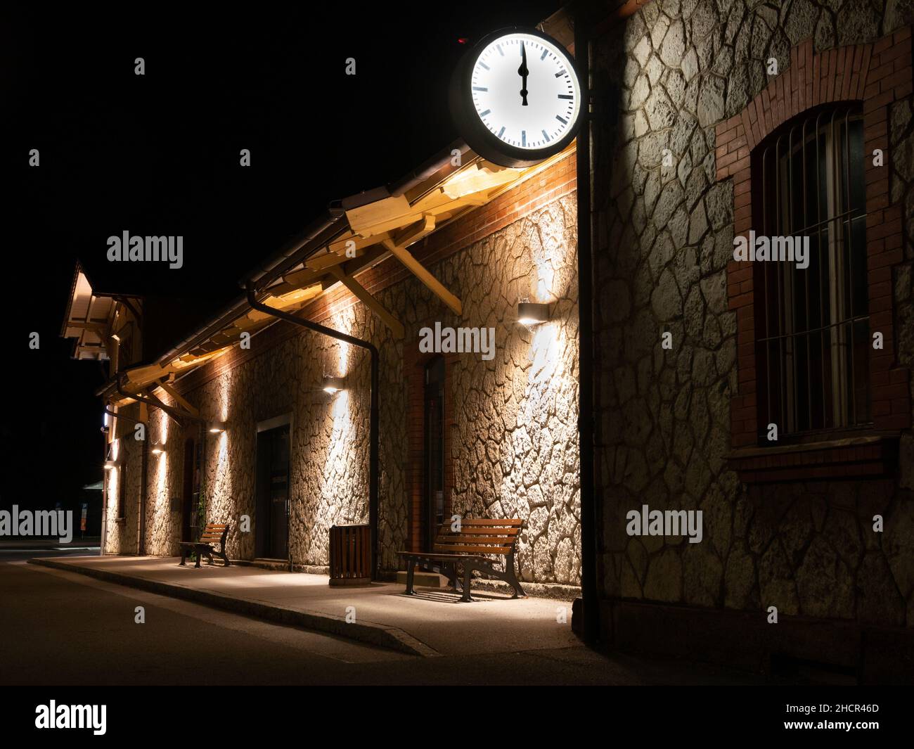 Midnight clock dark hi-res stock photography and images - Alamy