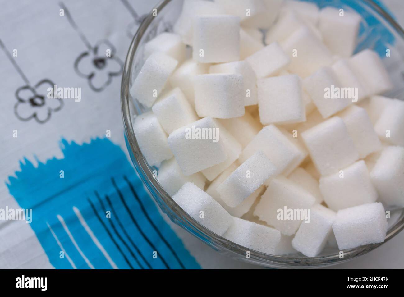 Sugar cubes eat High Resolution Stock Photography and Images - Alamy