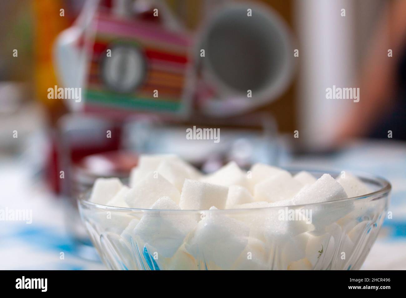 Sugar cubes eat High Resolution Stock Photography and Images - Alamy