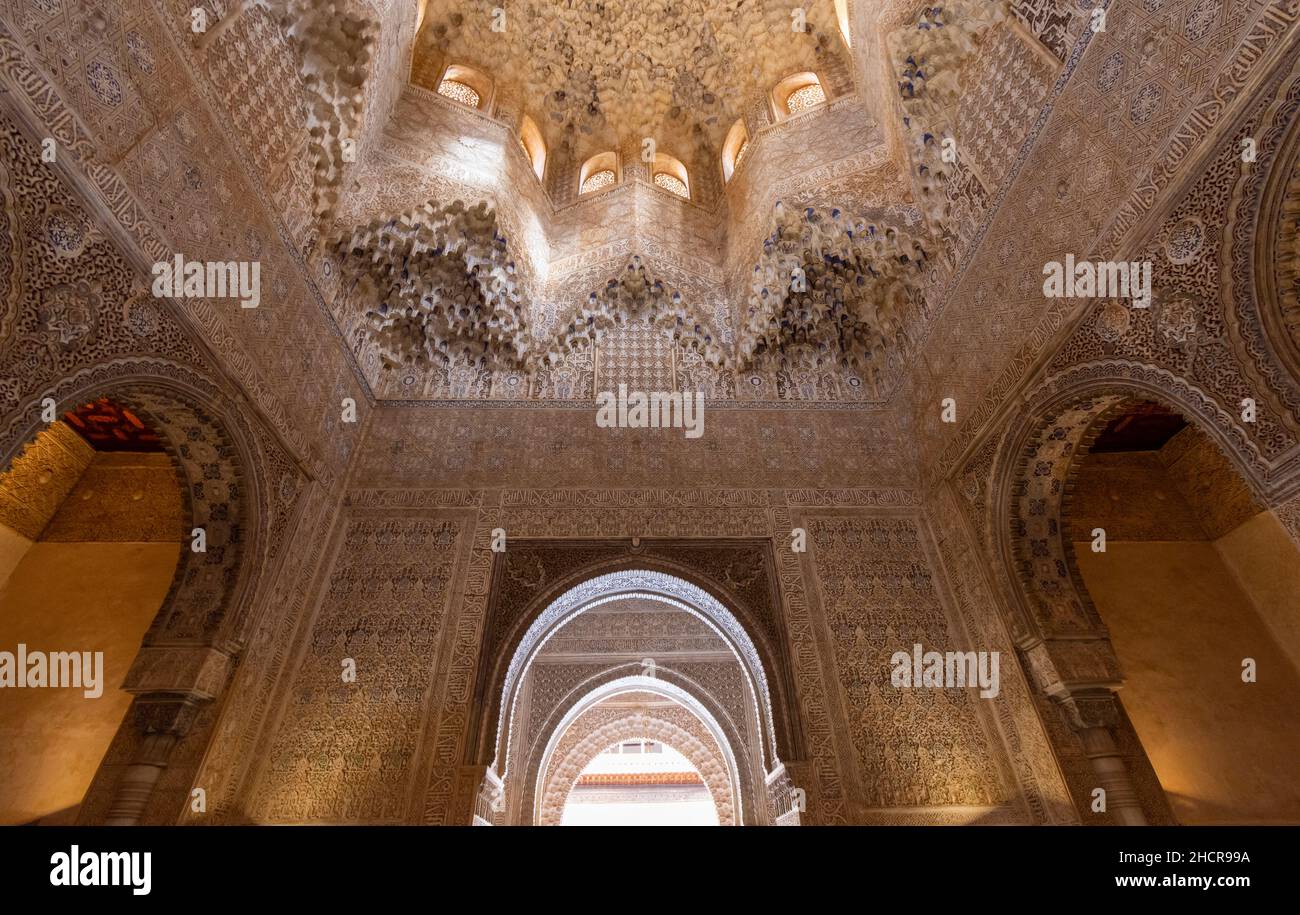 ALHAMBRA PALACE GRANADA ANDALUSIA SPAIN MUQUARNAS VAULTING AND ARABIC ...
